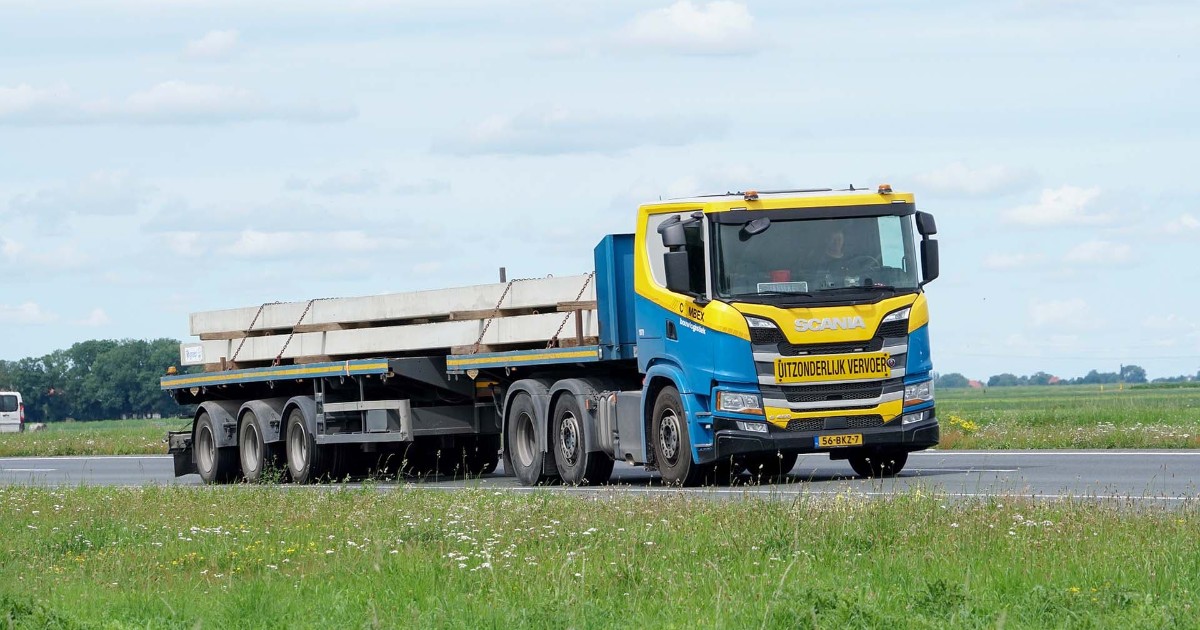 3-axle flat trailer triple extendable (275 tires) | Broshuis
