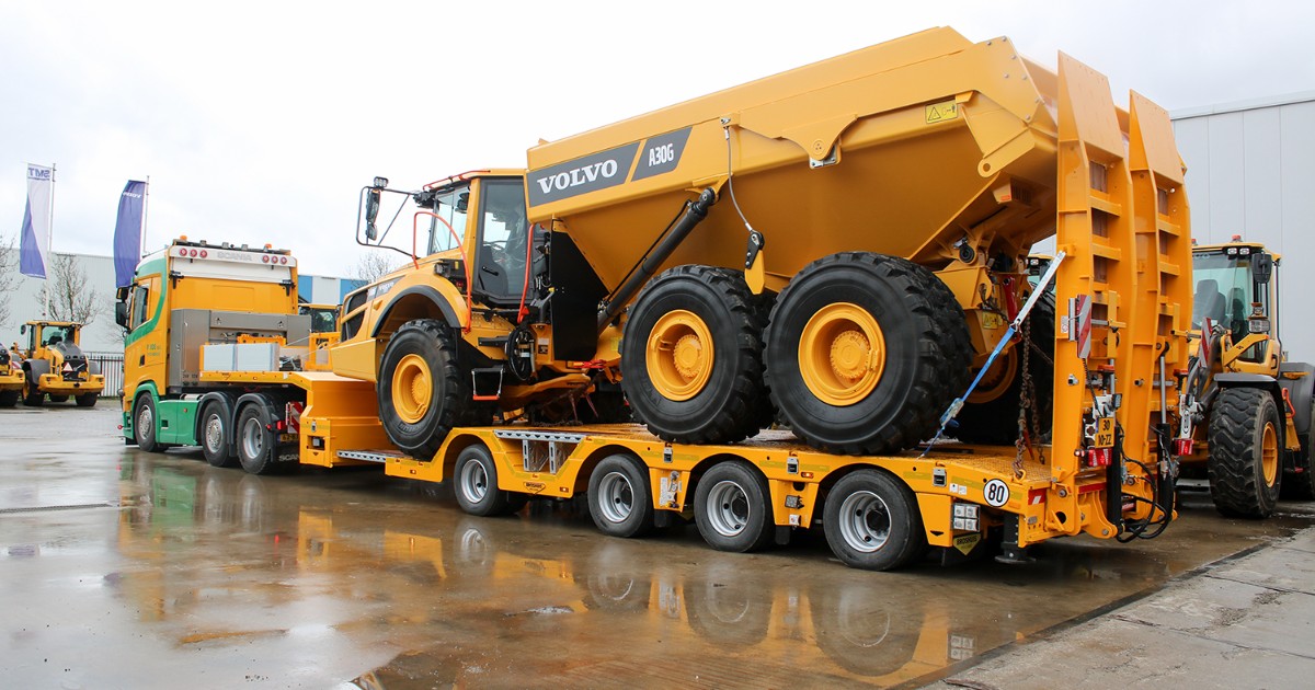 Construction semi low loader for P. Vos