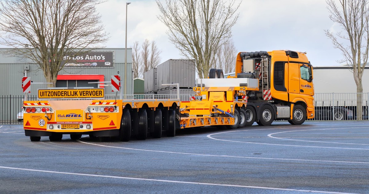 Van Riel Chooses Broshuis PL2