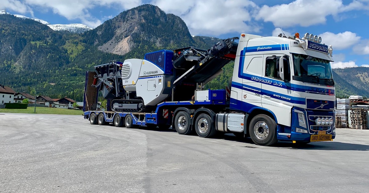 4-axle construction semi low loader with ramps | Broshuis